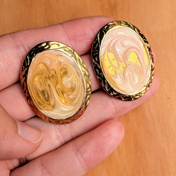 Vintage | Jewelry | Vintage Enamel Gold Tone Oval Earrings | Poshmark